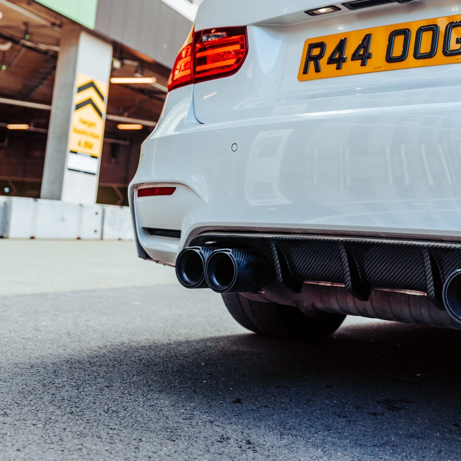 MHC+ BMW M3/M4 Performance Style Rear Diffuser In Gloss Pre Preg Carbo ...